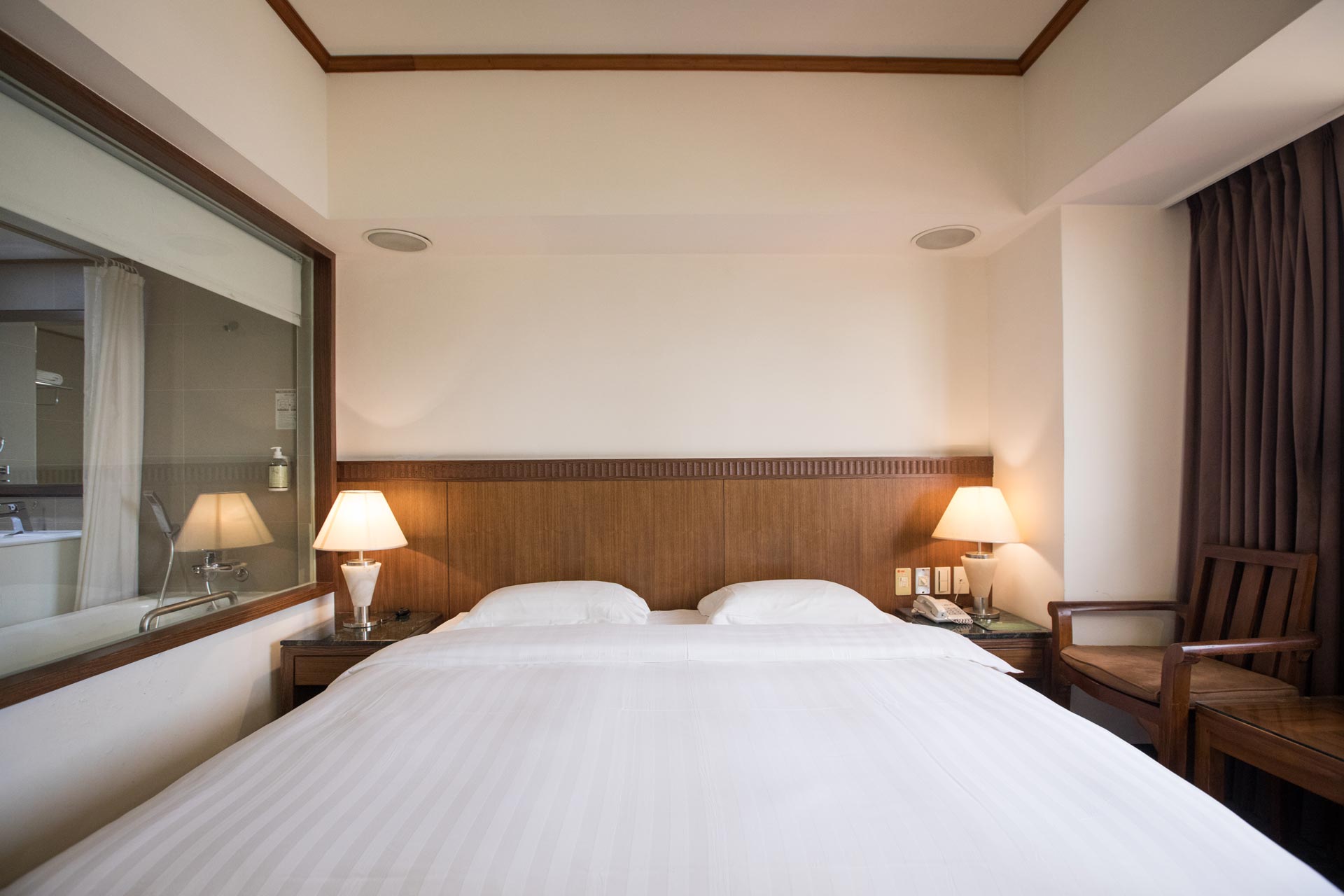 Business Double Room – HubHotel